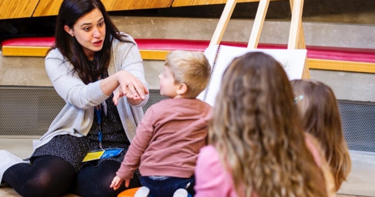 Bringing Auslan into the classroom